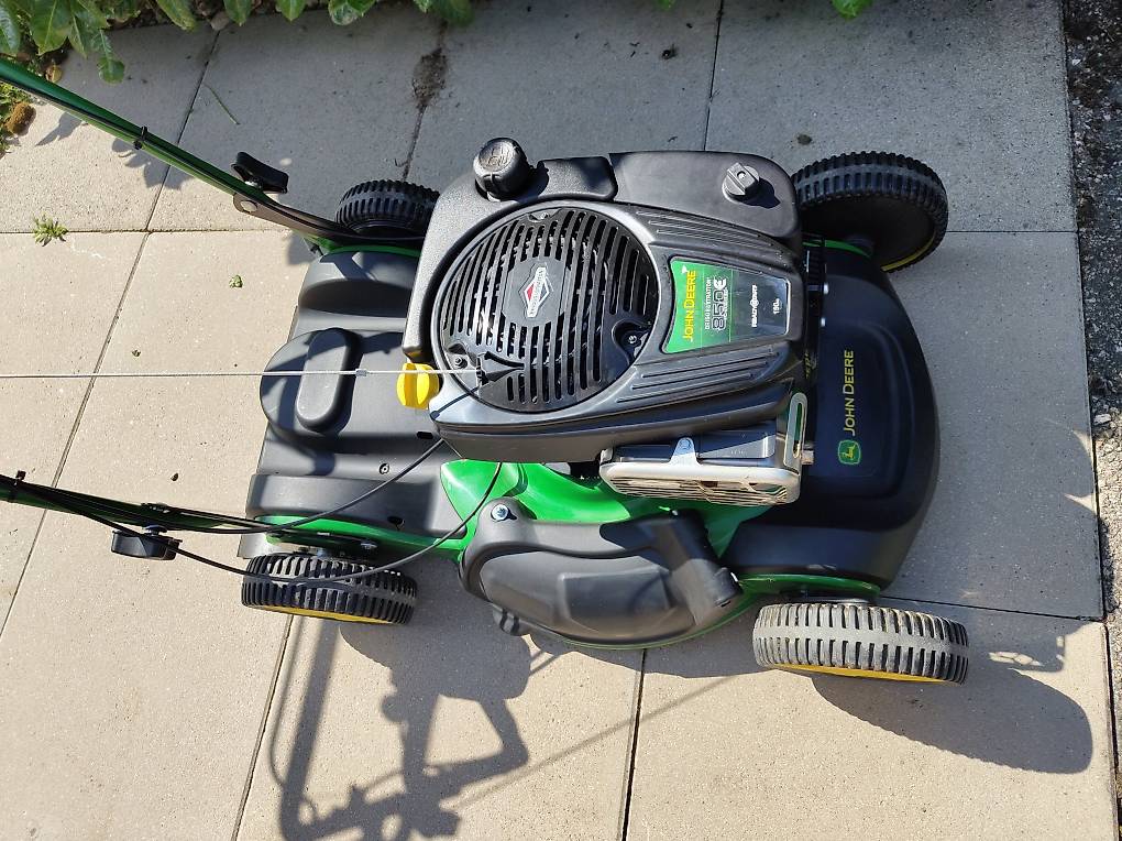 Tondeuse - John Deere 850E - sans sac Canton Vaud - anibis.ch