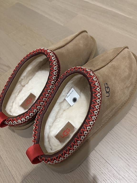 UGG Tazz Chestnut Canton Valais - anibis.ch