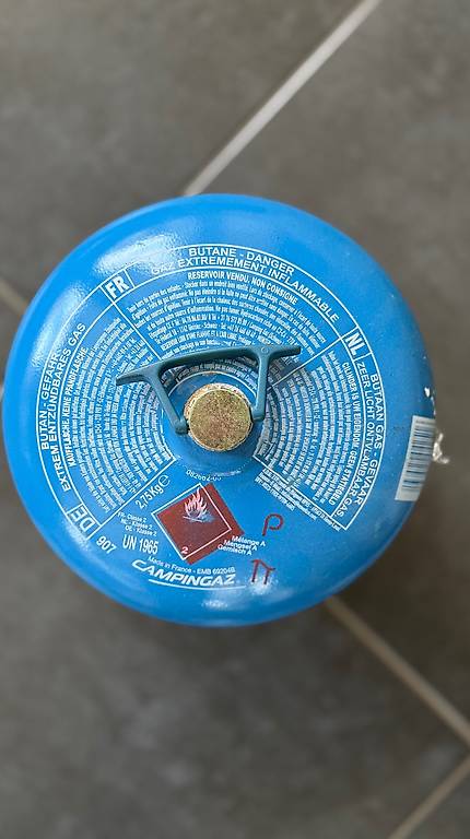 Bouteille de gaz Campingaz R907 (2,75 kg de butane) pleine Canton ...