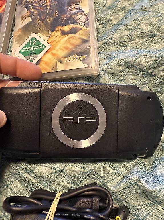 PlayStation psp avec 30 jeux bonne état Canton Vaud - anibis.ch