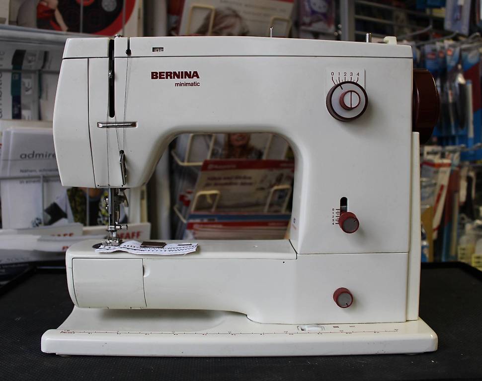 Nähmaschine Bernina 807, ab Service, mit 6 Monaten Garantie Canton ...