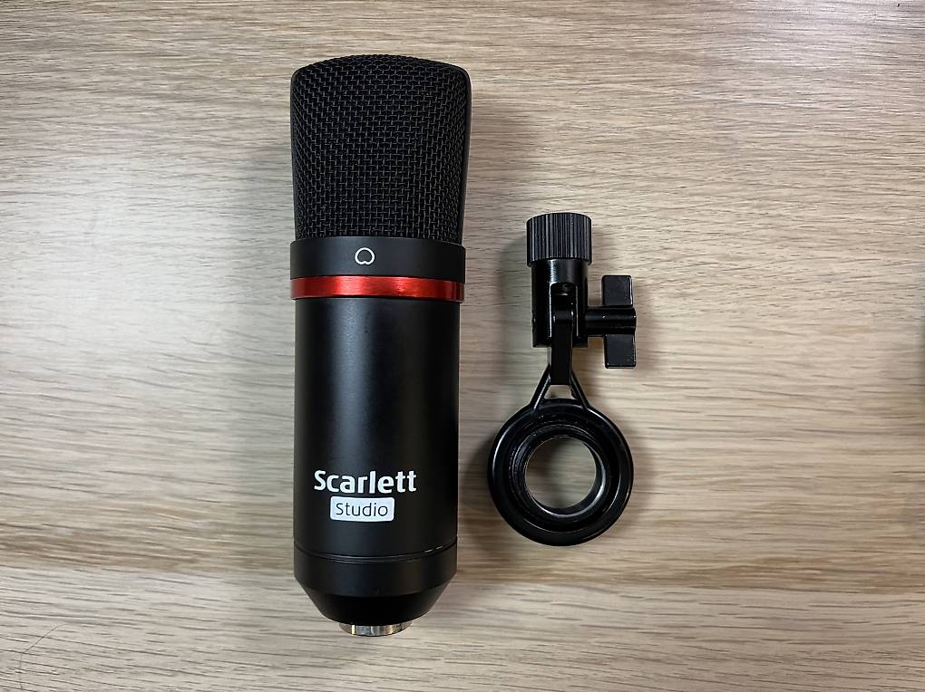 Microphone pro XLR (Scarlett CM25 MKII) Canton Vaud - anibis.ch