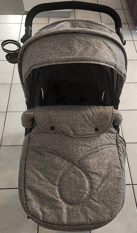 Pousette neuve Canton Valais - anibis.ch