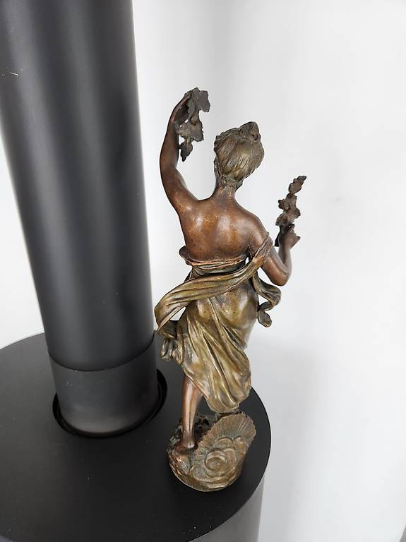 Statue intitulée Les Raisins par Caussé Cadet J.Guillot Canton Vaud ...