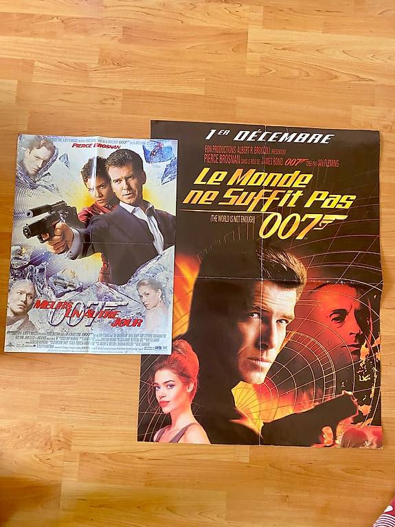20 VHS collector James Bond 007 + posters et autres bonus Canton ...