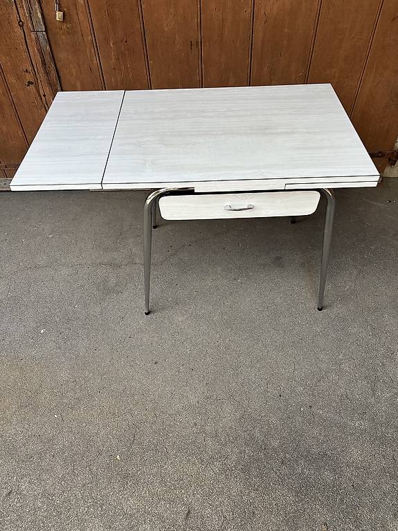 Petite table de cuisine à rallonges Canton Vaud - anibis.ch