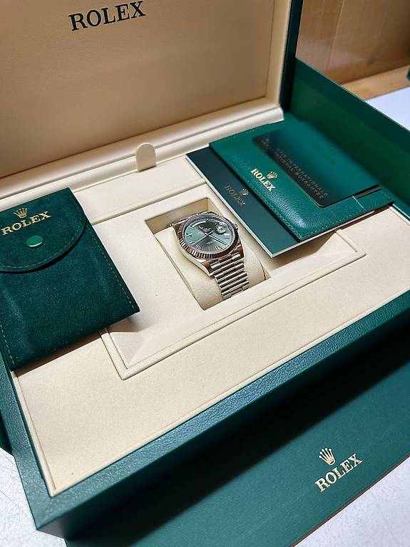 Rolex Day-Date 40 Olive Platin 2025 New Canton Berne - anibis.ch