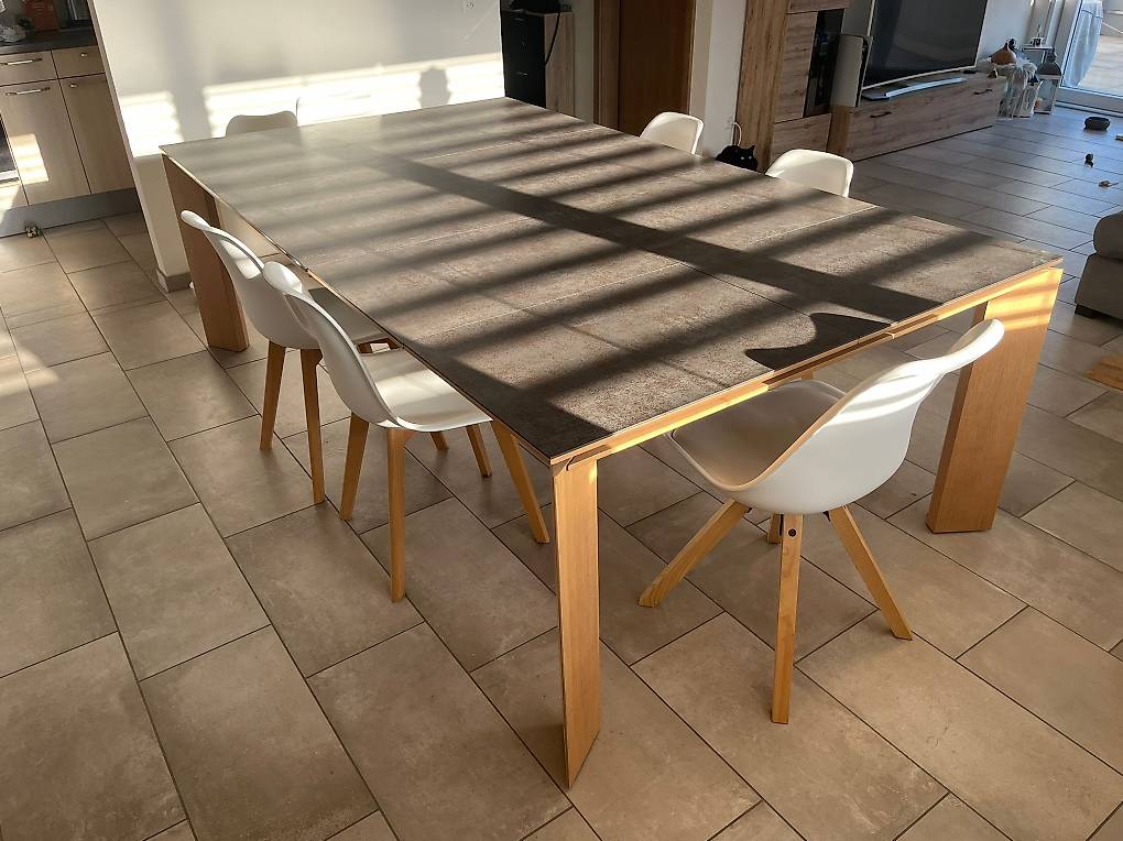 Table à manger design en céramique - État impeccable! Canton Jura - anibis.ch