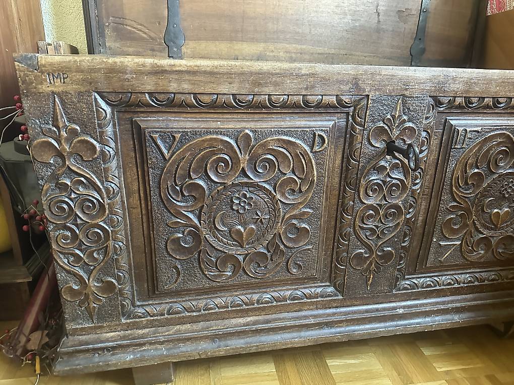 Vieux coffre en bois Canton Vaud - anibis.ch