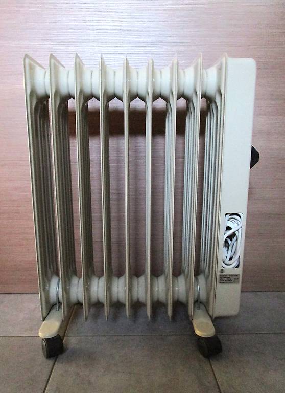 Radiateur à bain d'huile Satrap 1500 Canton Vaud - anibis.ch