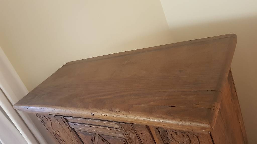 Armoire ancienne en bois de chêne massif Canton Vaud - anibis.ch