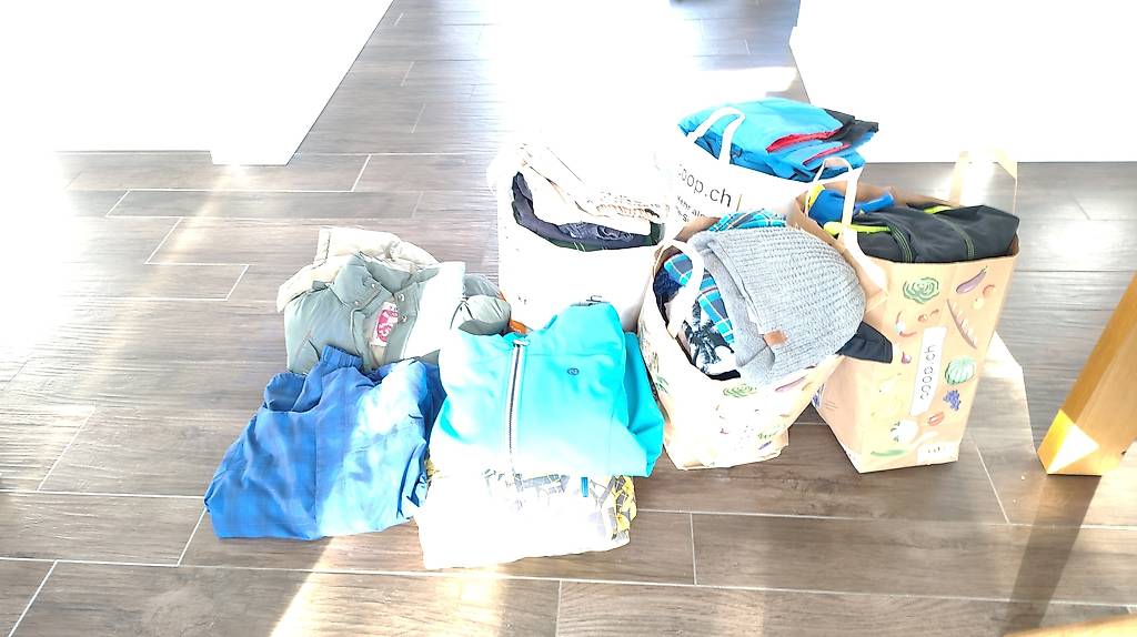 Vestes pluies, hiver 152-158-164 Canton Vaud - anibis.ch