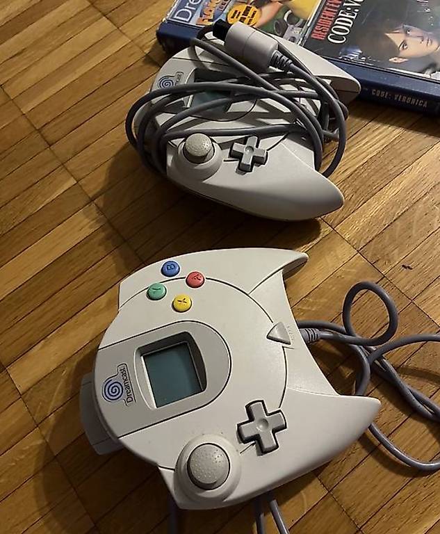 14 jeux Dreamcast + 2 manettes im Kanton Waadt - anibis.ch