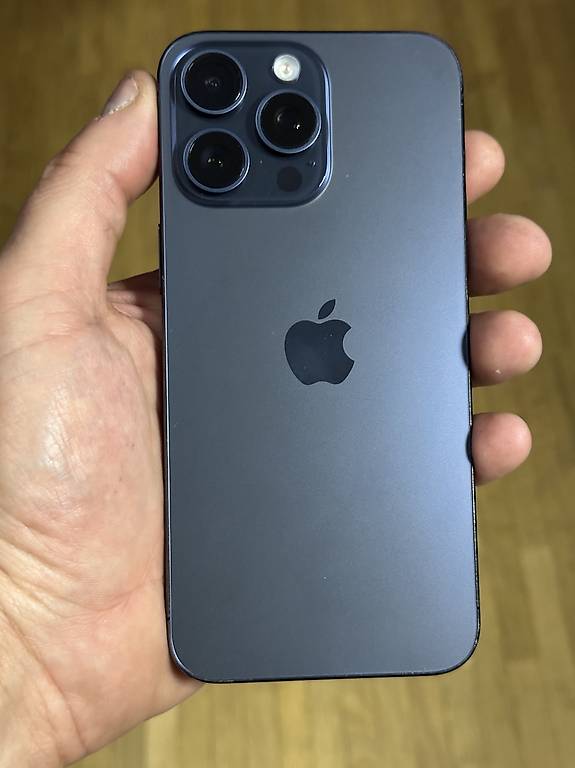 iPhone 15 pro Max 256 giga titanium blue Canton Genève - anibis.ch