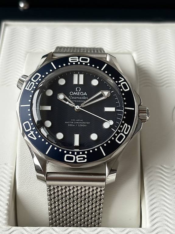 OMEGA Seamaster 300M Diver James Bond 60th Anniversary Canton Basel ...