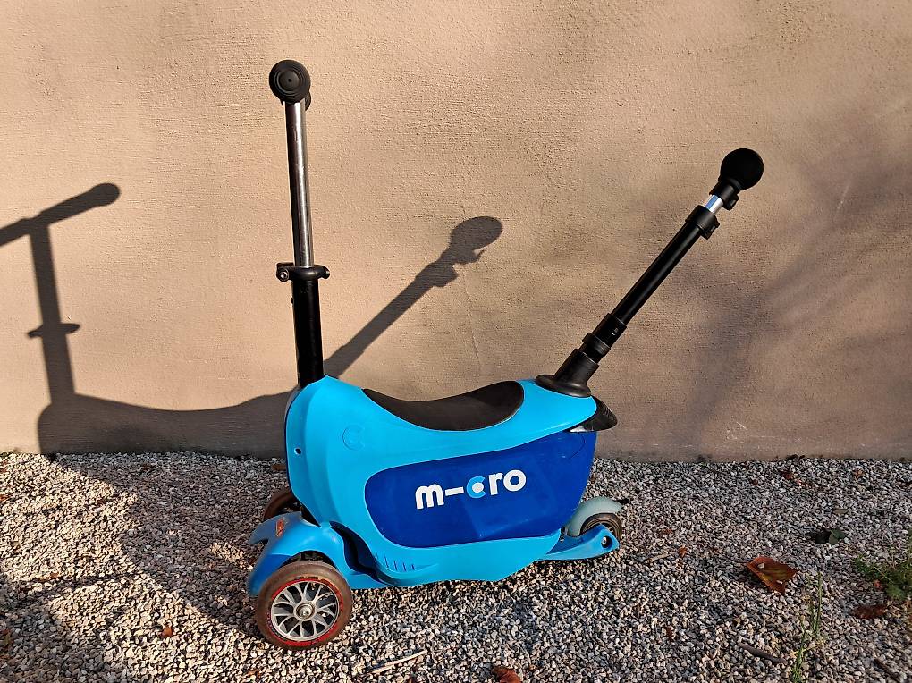 Trotinette bleu Mini Micro Mini2Go Deluxe Canton Vaud - anibis.ch