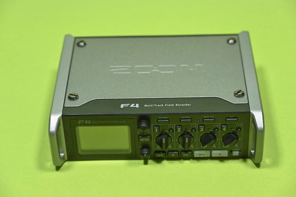 Enregistreur audio Zoom F4 avec microphones professionnels Canton Vaud ...