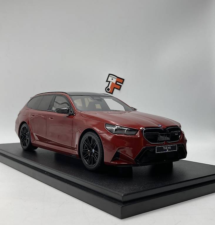 BMW M5 Touring 2025 Fire Red GT Spirit 1/18 Canton Valais - anibis.ch