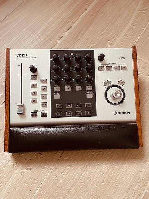 Surface de contrôle MIDI motorisée pour Cubase / Nuendo Canton Vaud ...