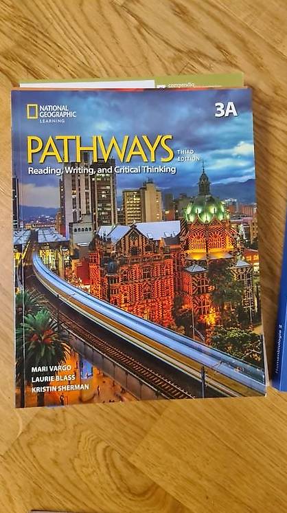 Pathways Reading, Writing, and Critical Thinking Canton Berne - anibis.ch