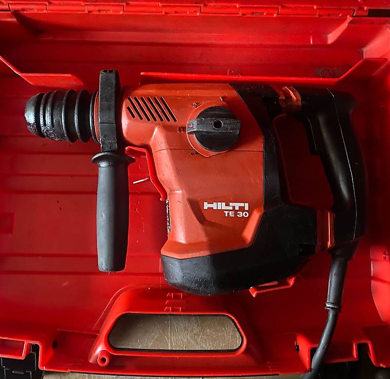 Perforateur Burineur Hilti TE 30 AVR im Kanton Waadt - anibis.ch