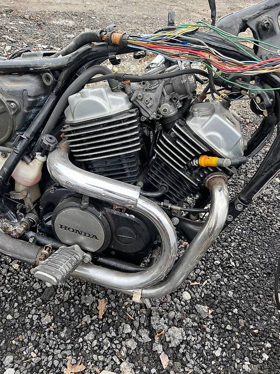 Honda VT 500 custom des pièces de rechange im Kanton Waadt - anibis.ch