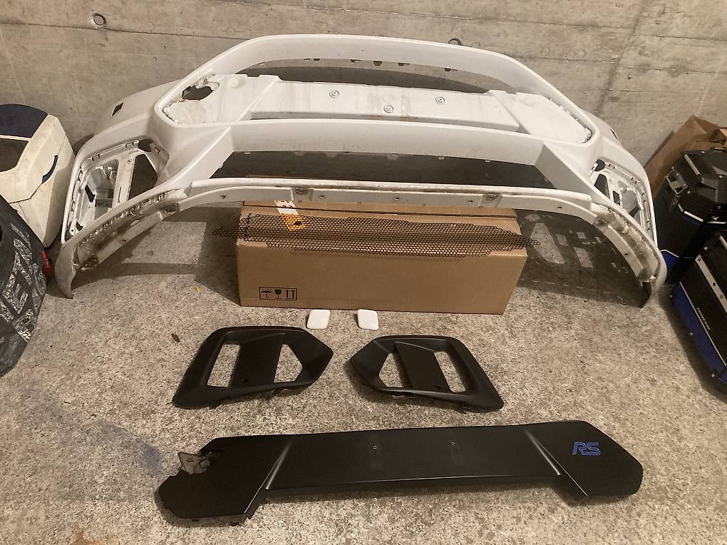 Lame de pare-chocs avant Focus Rs Mk3 Canton Valais - anibis.ch