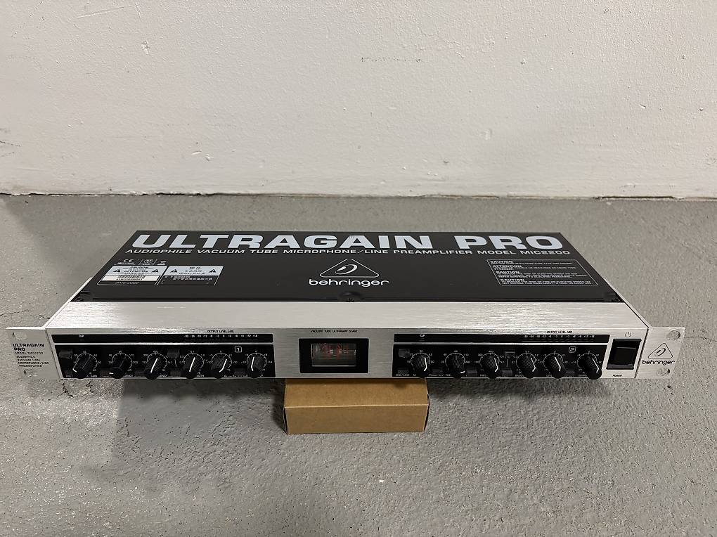 Behringer Ultragain Pro MIC2200 - Préampli micro Canton Vaud - anibis.ch
