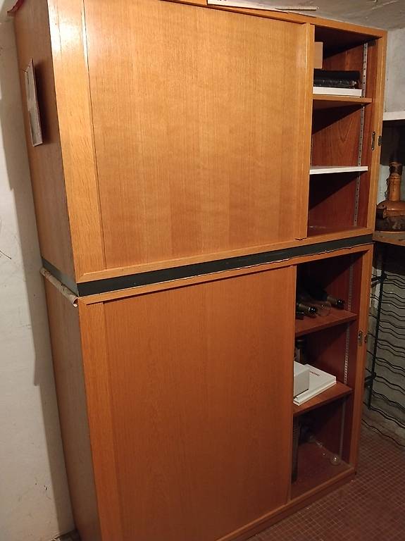 Armoire latéral en bois portes coulissantes Canton Neuchâtel - anibis.ch