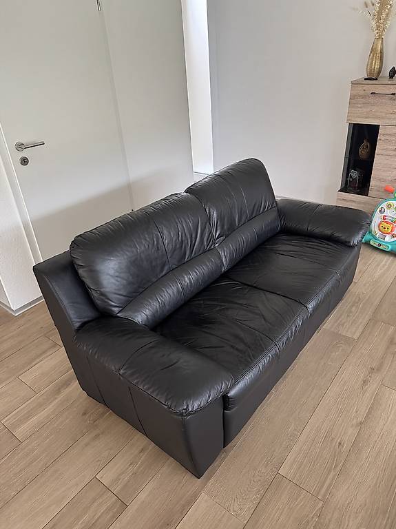 Set de canapé noir avec son pouf Canton Vaud - anibis.ch