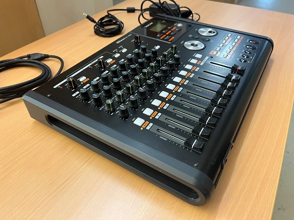 Tascam DP-02CF Portastudio Compact Flash Multitrack Recorder Cantone ...