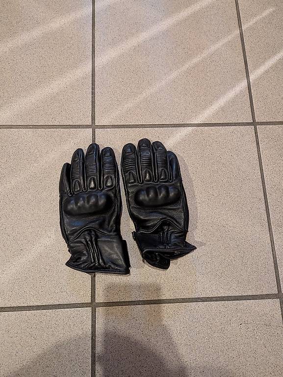 Gants moto cuir taille 8 / S Canton Vaud - anibis.ch