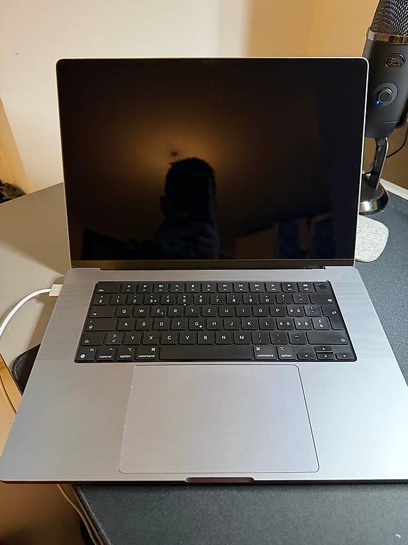 MacBook Pro M1 Max 10C CPU, 24C GPU, 32GB RAM, 1TB SSD im Kanton Genf ...