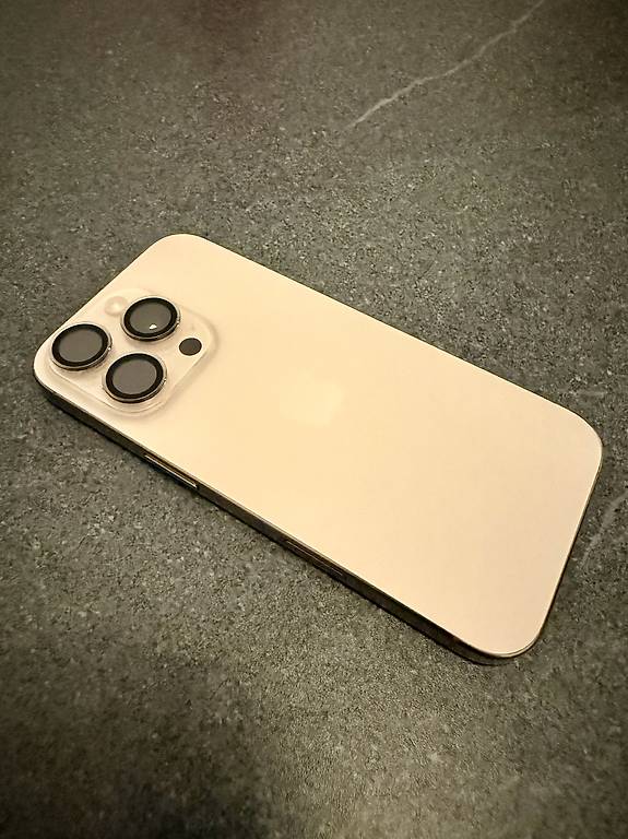 iPhone 16 Pro ? Titane sable ? 128 Go ? Parfait état Canton Genève ...