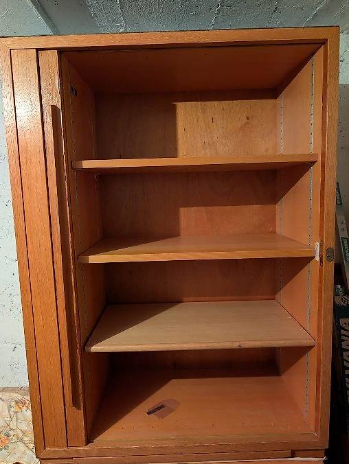 Armoire latéral en bois portes coulissantes Canton Neuchâtel - anibis.ch