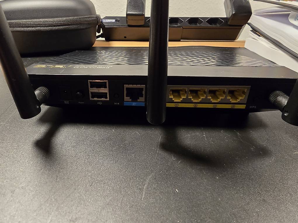 Routeur Asus RT-AC66U Canton Neuchâtel - anibis.ch