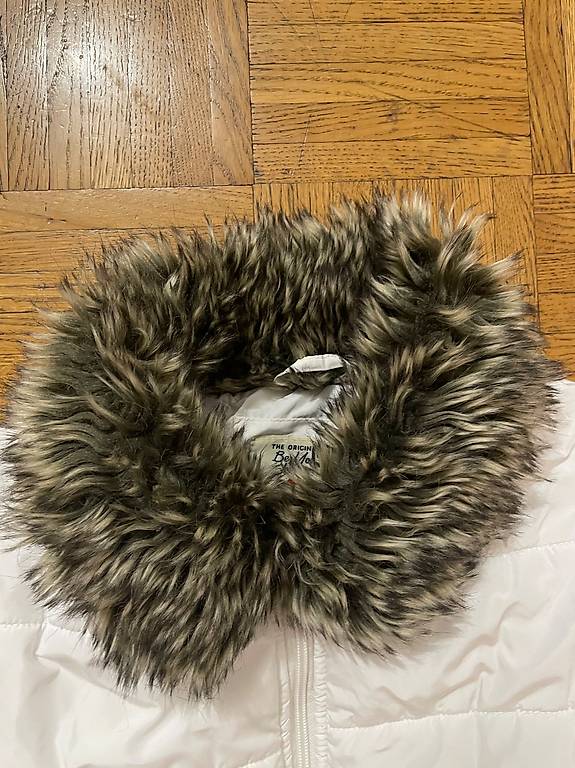 À vendre manteau d hiver pour femme , taille CL Canton Vaud - anibis.ch