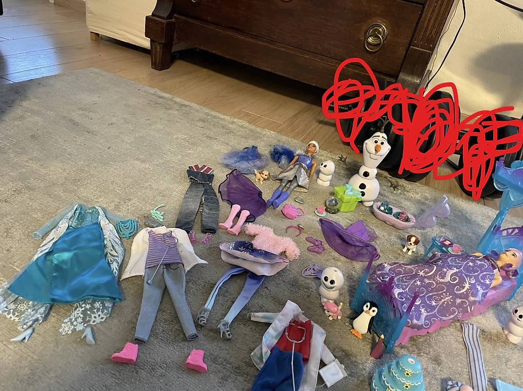 Kit Barbie avec un lit reine des neige et Olaf im Kanton Waadt - anibis.ch