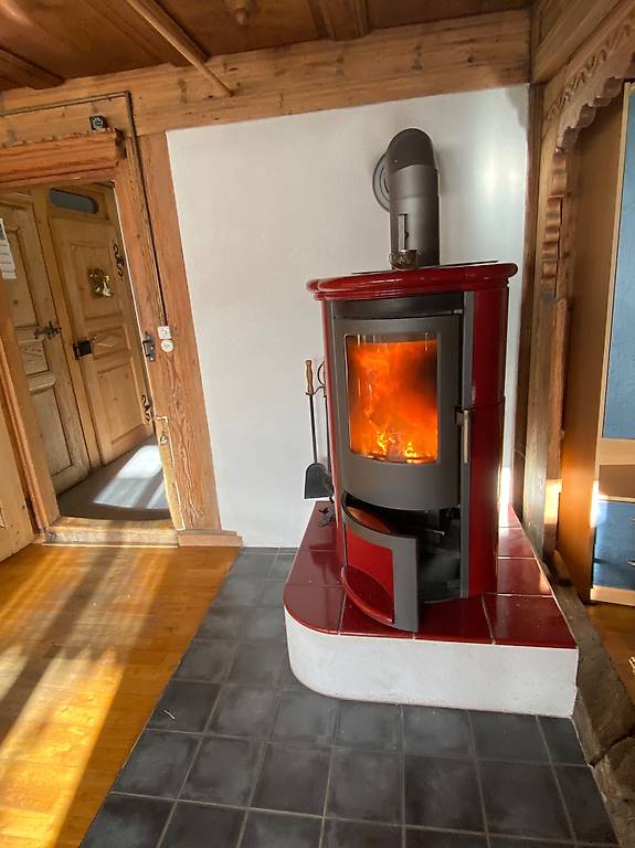 A vendre poêle en faïence im Kanton Freiburg - anibis.ch