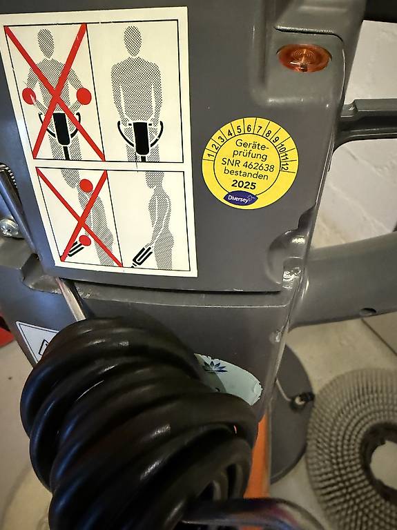 Taski Ergodisc DUO mit Wassersauger Canton Argovie - anibis.ch