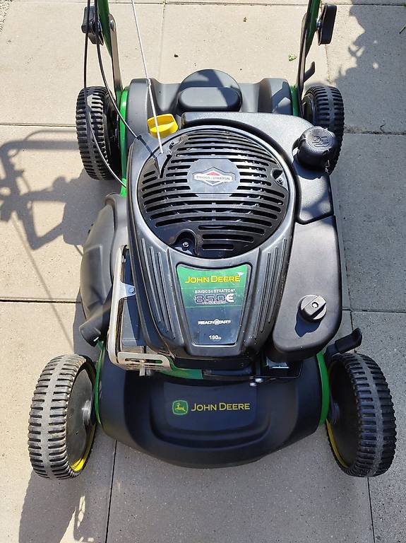 Tondeuse - John Deere 850E - sans sac Canton Vaud - anibis.ch