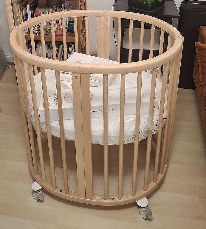 Lit stokke sleepi mini V3 impeccable Canton Vaud - anibis.ch