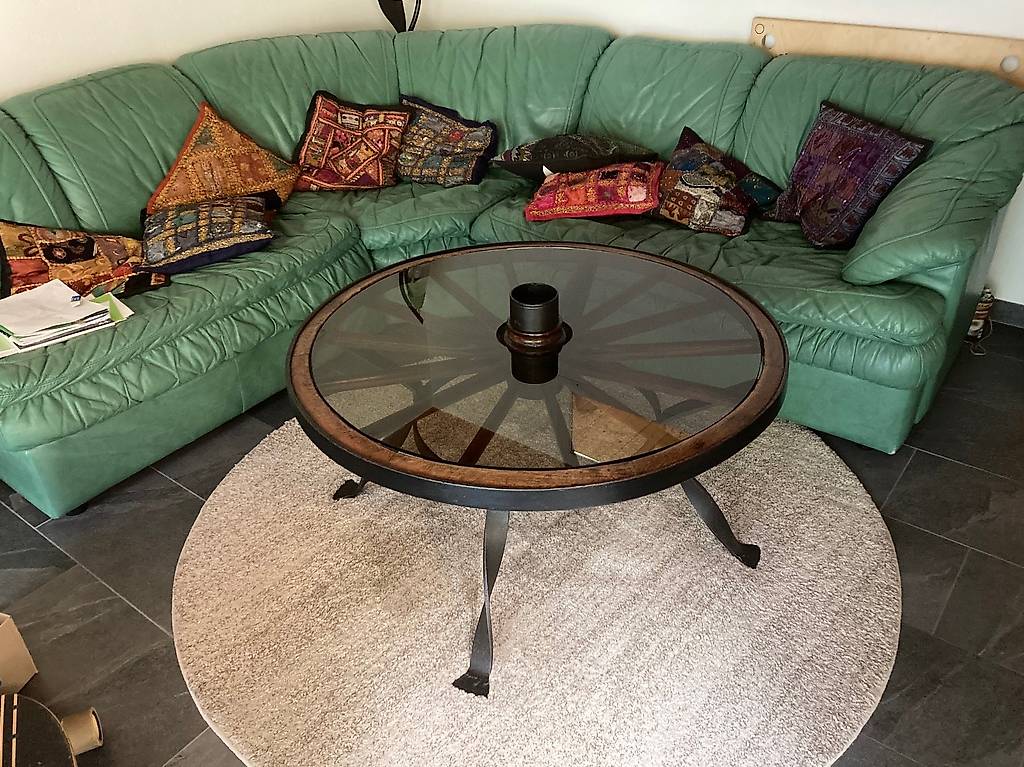 Table basse roue de char forgée Canton Vaud - anibis.ch