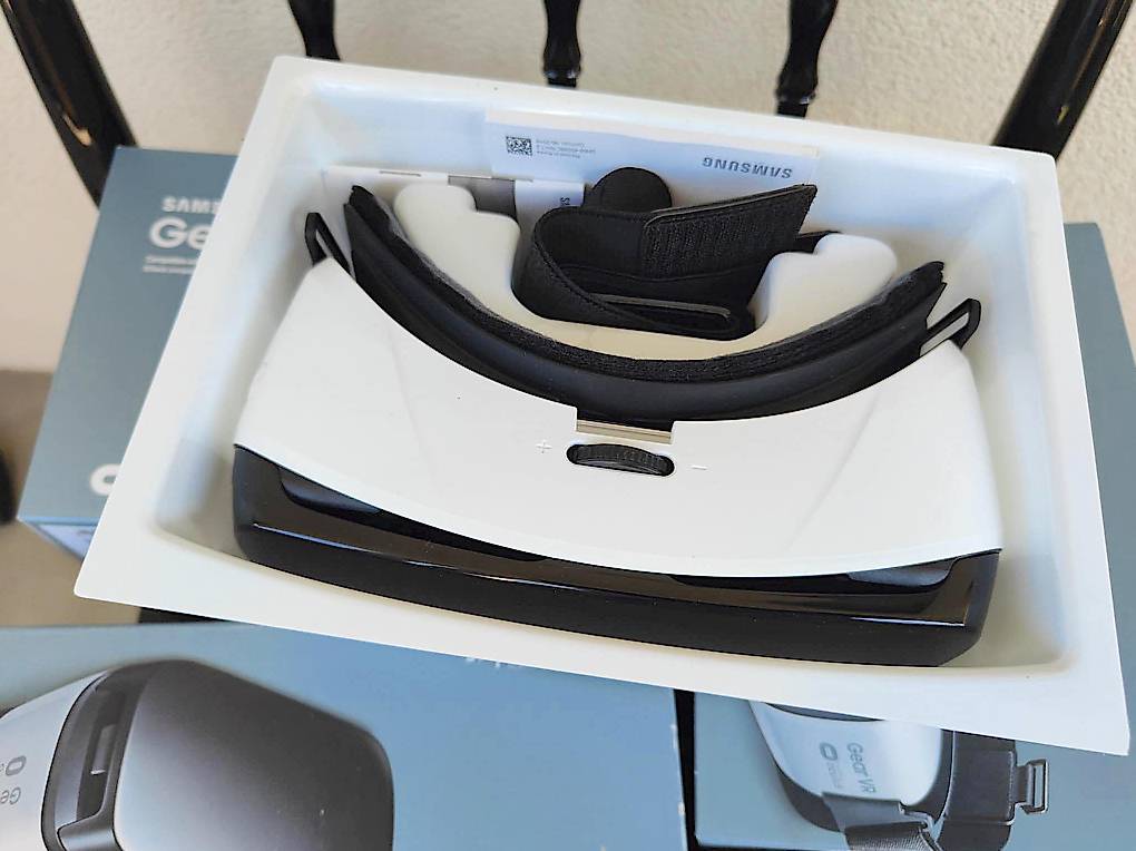 SAMSUNG GEAR VR OCULUS Casque Realite Virtuelle NEUF Canton Genève ...