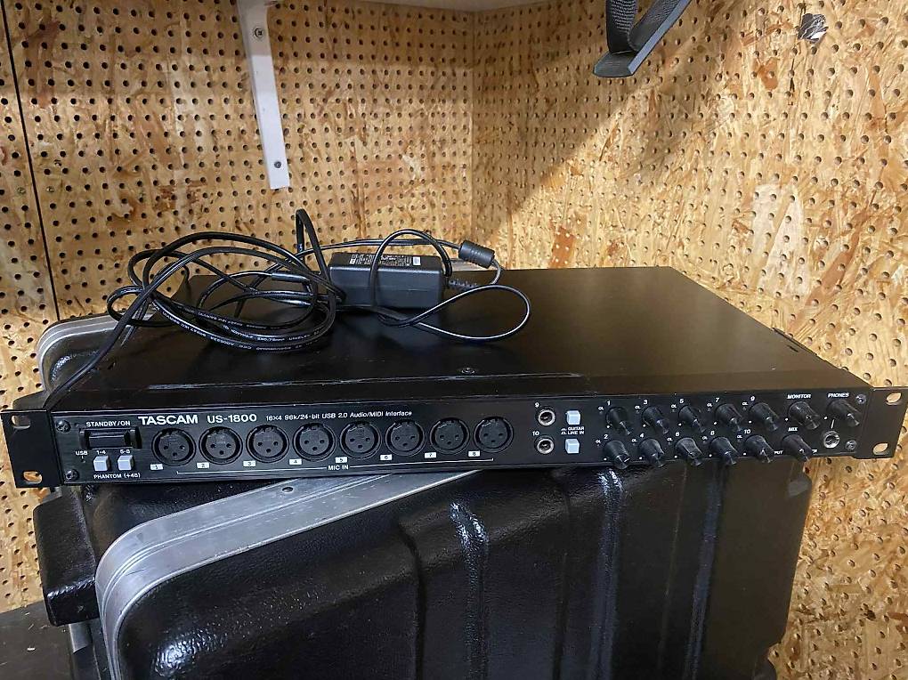 Tascam US-1800 Interface Audio/MIDI USB 16-in / 4-out Canton Genève ...