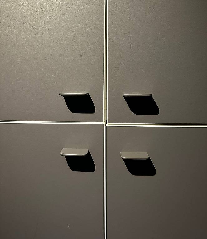 Armoire - Penderie Canton Valais - anibis.ch