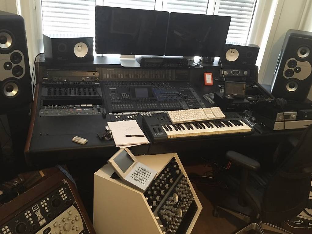 Yamaha DM2000VCM Table de Mixage Numérique avec son BUREAU Canton ...