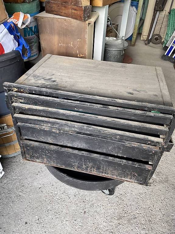 Renault 4, ancienne Layette à outils Canton Fribourg - anibis.ch