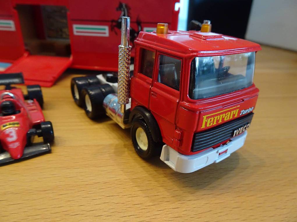 Matchbox - Superkings K-136 - Ferrari Transporter "Classic" Cantone ...