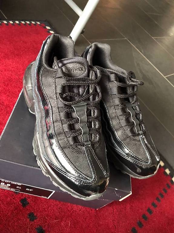 Nike Air Max 95 Size Eur 38.5 Black. As new. Wie neu im Kanton Waadt ...